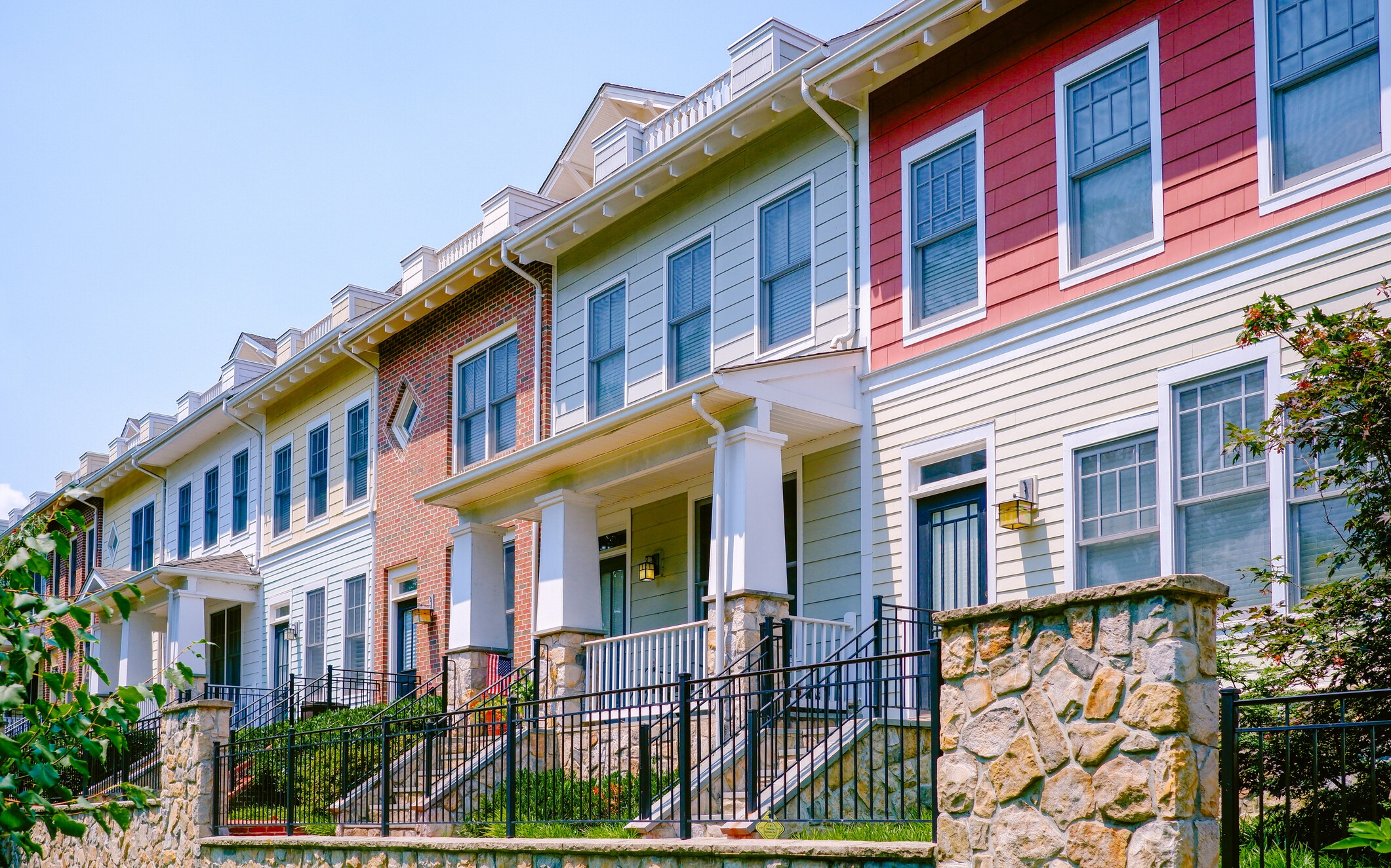 What Is a Townhouse? A Deep Dive into the Pros and Cons - Homes.com